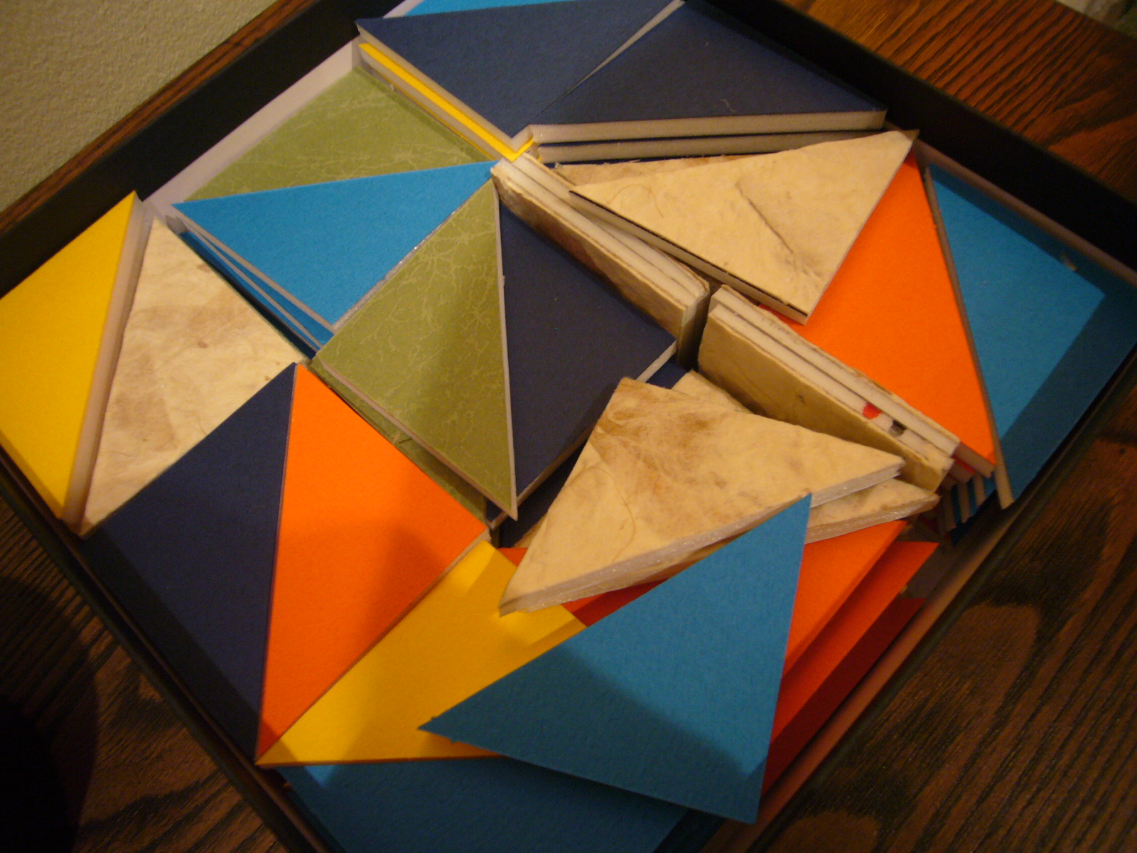 PHOTO -vol.04- 「TRICHROISM」展示風景